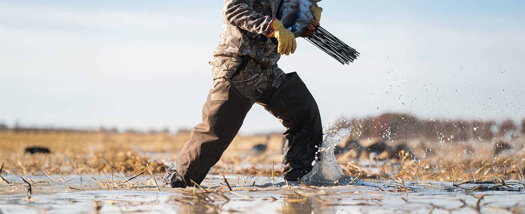 Neoprene vs. Breathable Waders: Which is Best for Waterfowl Hunting ...